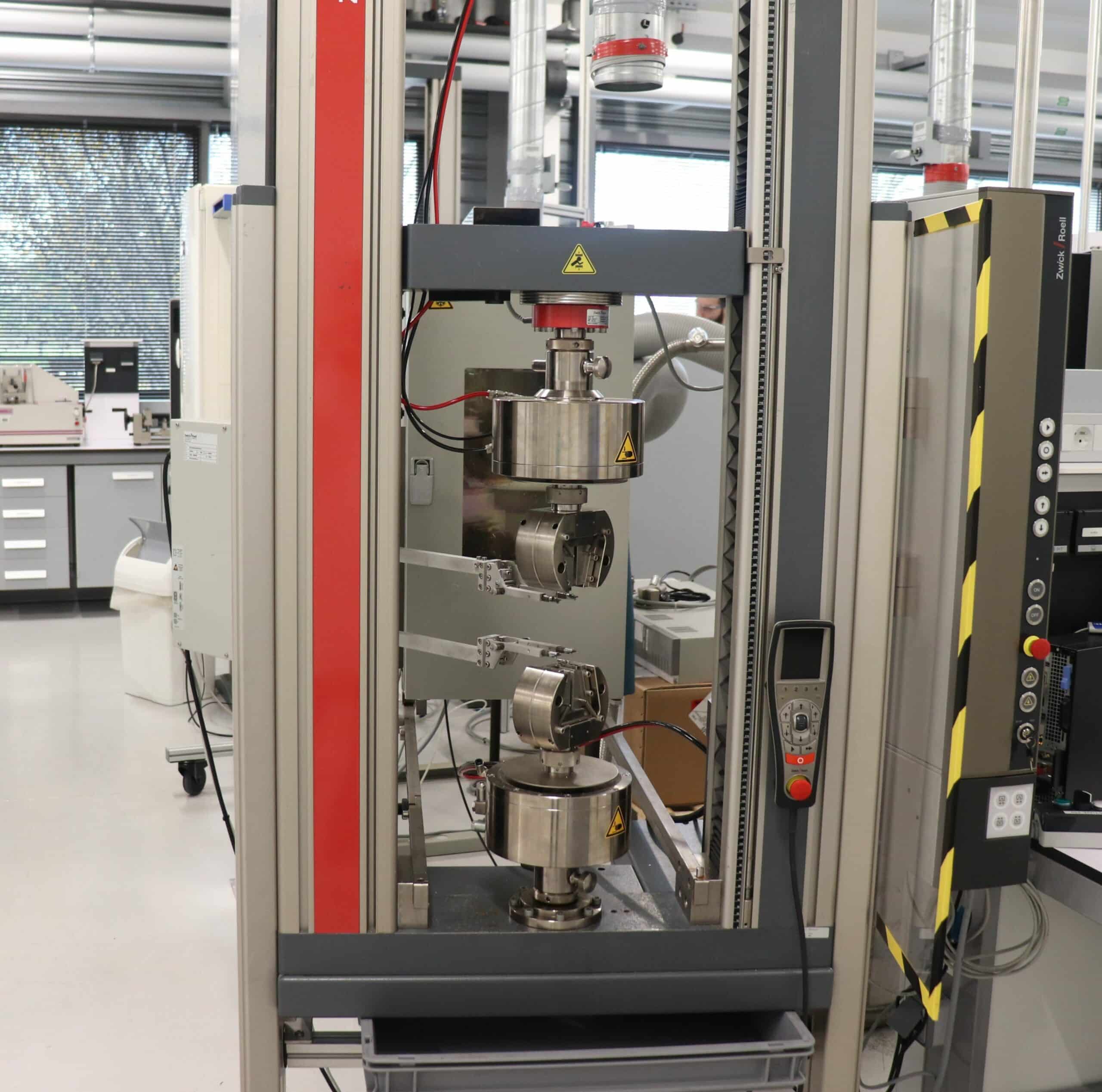 Quasi-static mechanical trial machine | Axel'One